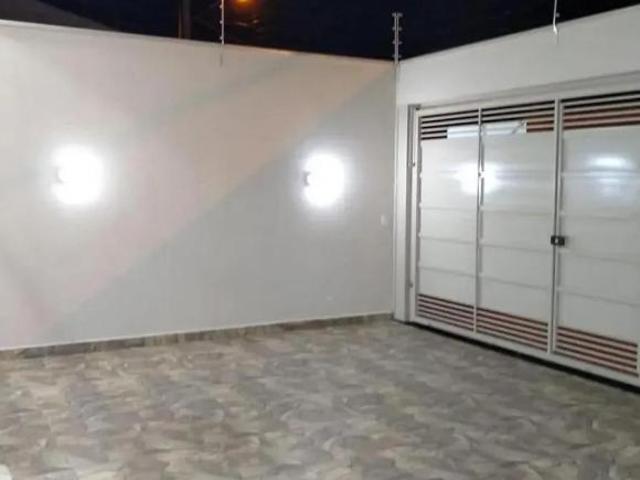 Casa para venda em Vila Martins de 70.00m² com 2 Quartos e 2 Garagens