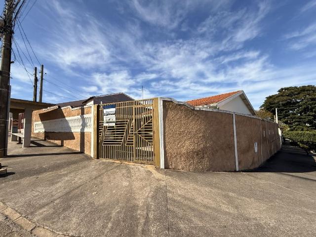 Casa para venda em Vila Maria Eugênia em Campinas São Paulo de 175.00m² com 3 Quartos, 1 Suíte e 6 Garagens