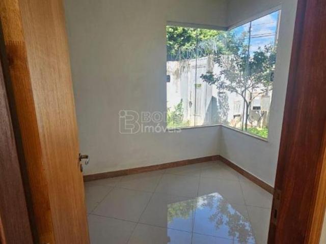 Casa para venda em Vila Melhado de 207.00m² com 3 Quartos, 1 Suite e 4 Garagens