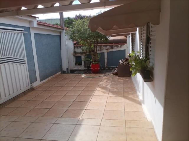 Casa para venda em Vila Melhado em Araraquara São Paulo de 233.00m² com 3 Quartos e 4 Garagens