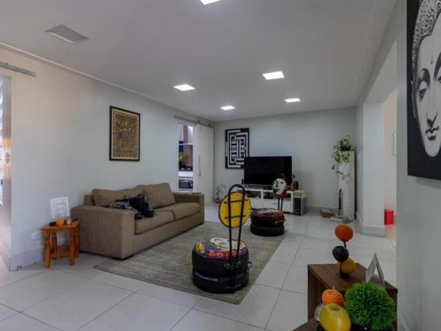 Casa para venda em Vila Monumento com 3 quartos, sendo 1 suíte, 220m²