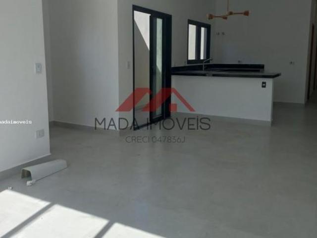 Casa para venda em Vila Mogilar de 82.00m² com 2 Quartos e 2 Garagens