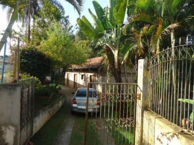 Casa para venda em Vila Nery de 180.00m² com 3 Quartos, 1 Suite e 6 Garagens