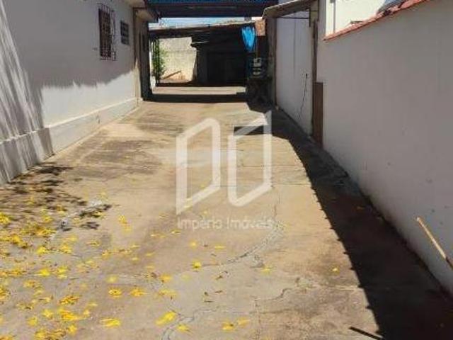 Casa para venda em Vila Nice de 251.00m² com 4 Quartos e 5 Garagens