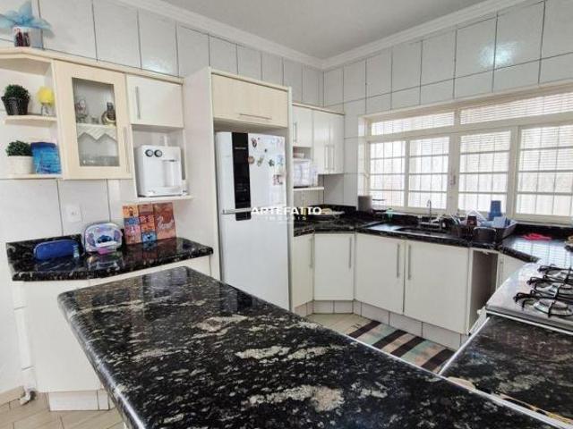 Casa para venda em Vila Nossa Senhora Das Graças de 169.00m² com 4 Quartos, 1 Suite e 2 Garagens