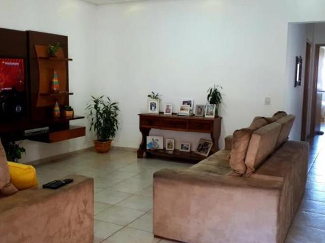 Casa para venda em Vila Nossa Senhora De Fátima de 155.00m² com 2 Quartos, 1 Suite e 6 Garagens