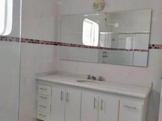 Casa para venda em Vila Nossa Senhora De Fátima de 236.00m² com 3 Quartos, 1 Suite e 4 Garagens