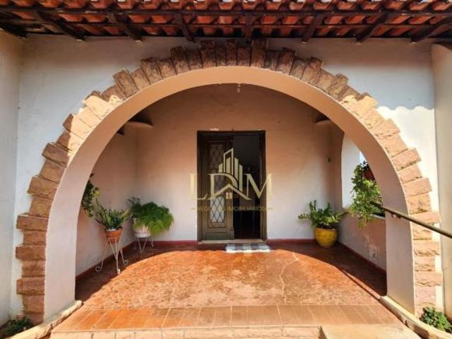 Casa para venda em Vila Nossa Senhora Do Carmo de 311.00m² com 4 Quartos, 1 Suite e 4 Garagens