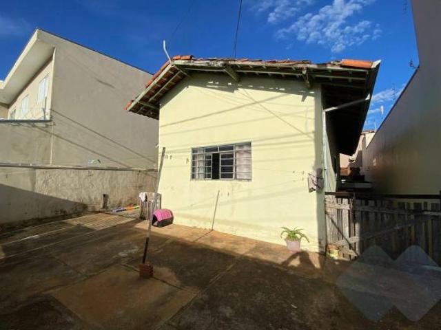Casa para venda em Vila Nova Botucatu de 70.00m² com 2 Quartos e 1 Garagem