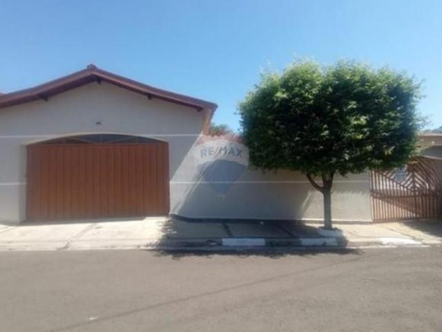 Casa para venda em Vila Nova de 600.00m² com 3 Quartos, 1 Suite e 5 Garagens