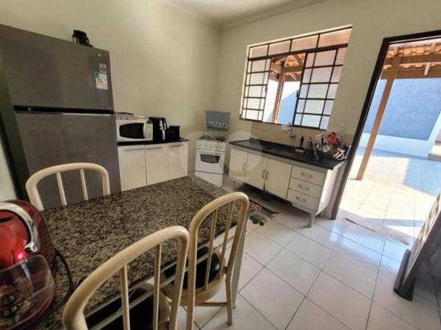 Casa para venda em Vila Nova Esperia de 204.00m² com 3 Quartos, 1 Suite e 1 Garagem