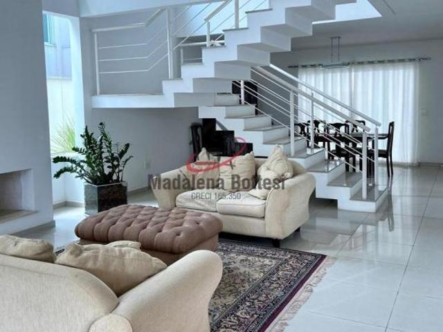Casa para venda em Vila Nova Socorro de 348.00m² com 3 Quartos, 3 Suites e 4 Garagens