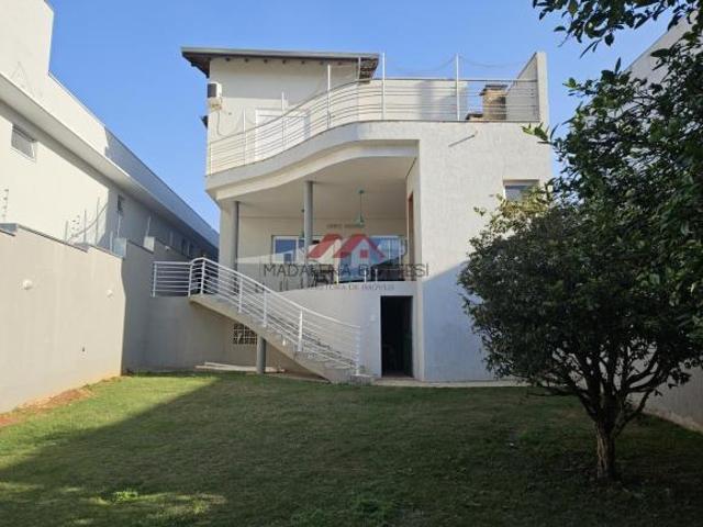 Casa para venda em Vila Oliveira de 289.00m² com 3 Quartos, 3 Suites e 4 Garagens