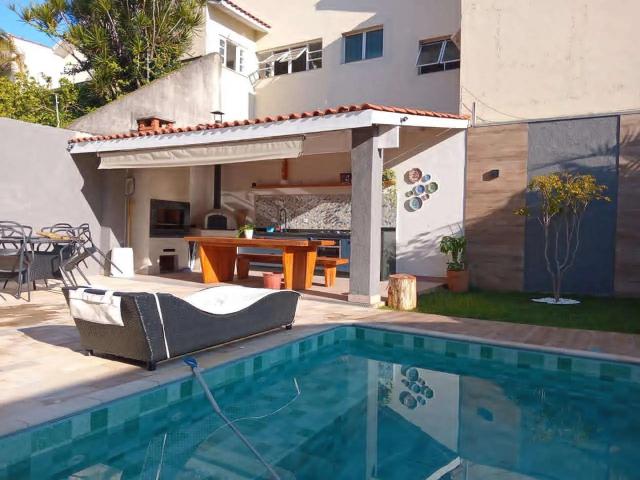Casa para venda em Vila Oliveira em Mogi Das Cruzes São Paulo de 267.40m² com 3 Quartos, 1 Suíte e 4 Garagens