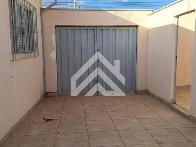 Casa para venda em Vila Operária de 174.00m² com 3 Quartos, 1 Suite e 4 Garagens