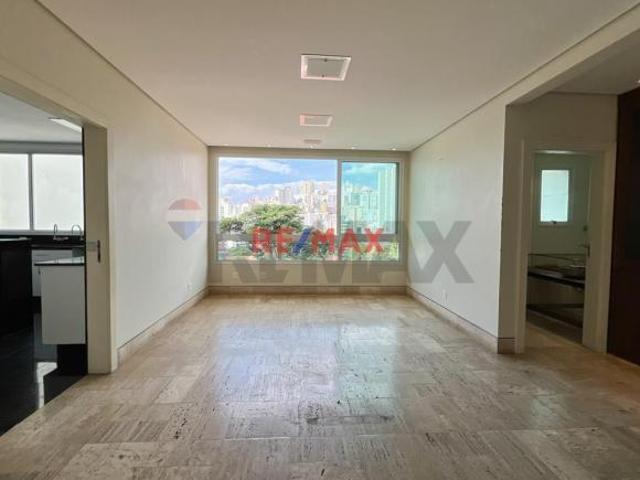 Casa para venda em Vila Paris de 523.00m² com 5 Quartos, 5 Suites e 5 Garagens