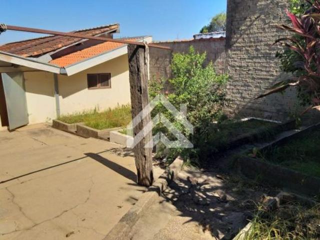 Casa para venda em Vila Paulista de 270.00m² com 4 Quartos, 1 Suite e 1 Garagem