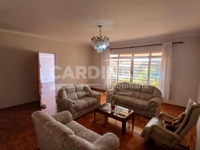 Casa para venda em Vila Prado de 298.00m² com 4 Quartos e 4 Garagens