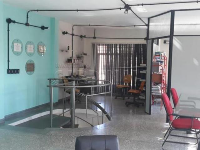 Casa para venda em Vila Prado de 300.00m² com 3 Quartos, 1 Suite e 4 Garagens
