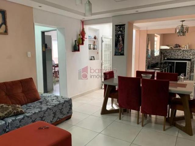 Casa para venda em Vila Rafael De Oliveira de 197.00m² com 3 Quartos e 3 Garagens