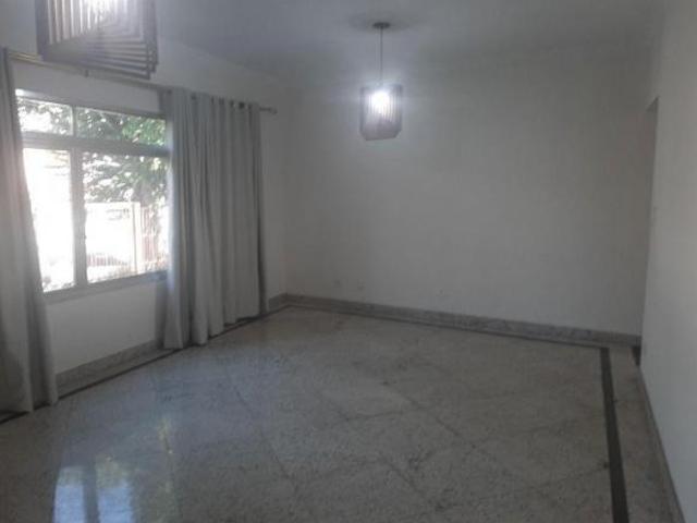 Casa para venda em Vila Ré de 378.00m² com 5 Quartos e 12 Garagens