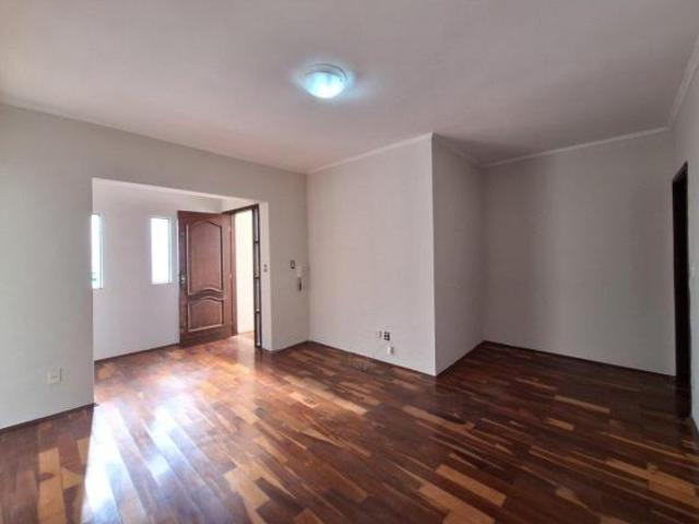 Casa para venda em Vila Riachuelo de 242.00m² com 4 Quartos, 2 Suites e 4 Garagens