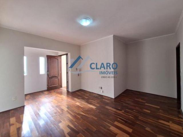 Casa para venda em Vila Riachuelo de 242.00m² com 4 Quartos, 2 Suites e 4 Garagens