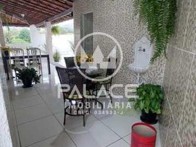 Casa para venda em Vila Rica de 242.00m² com 3 Quartos, 2 Suites e 3 Garagens