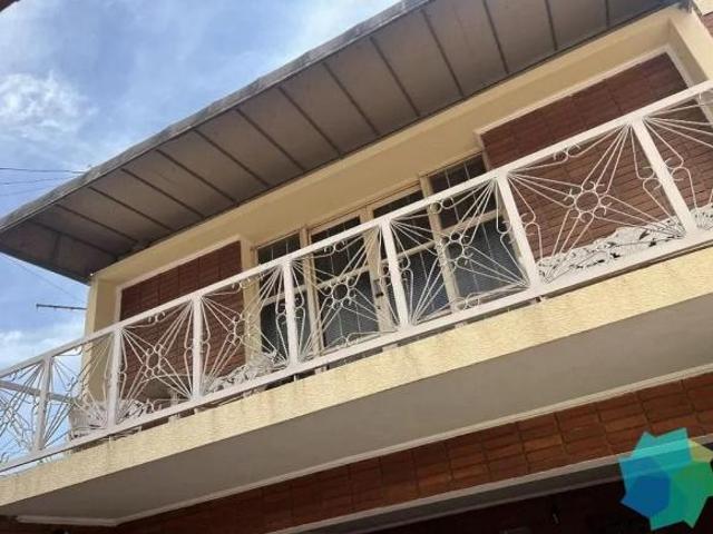 Casa para venda em Vila Romão de 194.00m² com 3 Quartos e 4 Garagens