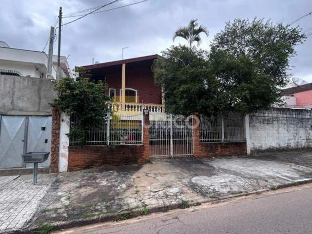 Casa para venda em Vila São João Batista de 274.00m² com 3 Quartos, 1 Suite e 6 Garagens