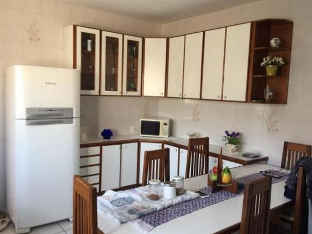 Casa para venda em Vila São José de 120.00m² com 3 Quartos, 1 Suite e 3 Garagens