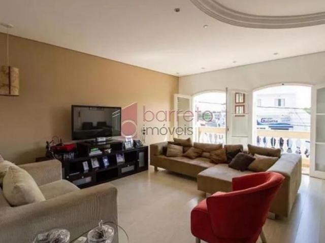 Casa para venda em Vila São José de 179.00m² com 3 Quartos, 1 Suite e 4 Garagens