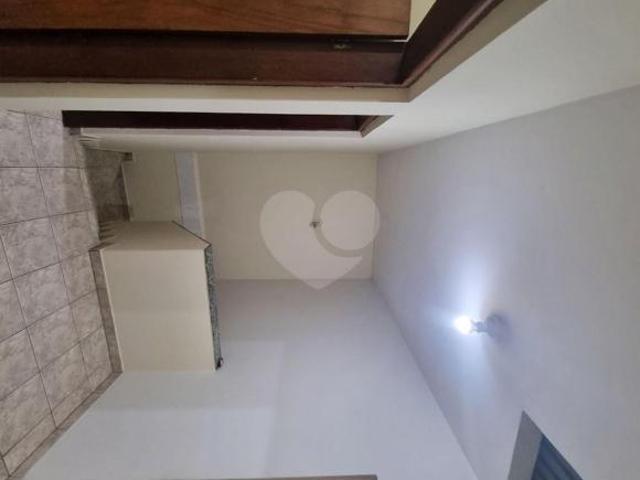 Casa para venda em Vila São José de 250.00m² com 3 Quartos, 1 Suite e 4 Garagens