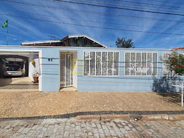 Casa para venda em Vila São José em Valinhos São Paulo de 297.00m² com 4 Quartos, 3 Suítes e 5 Garagens