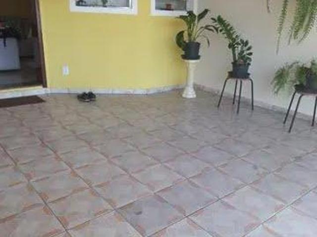 Casa para venda em Vila São Judas Tadeu de 130.00m² com 2 Quartos, 1 Suite e 2 Garagens