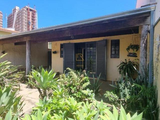 Casa para venda em Vila São Lúcio de 130.00m² com 3 Quartos, 1 Suite e 2 Garagens