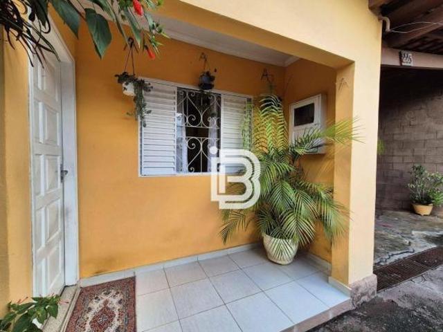Casa para venda em Vila São Paulo de 127.00m² com 3 Quartos e 6 Garagens