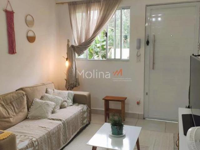 Casa para venda em Vila São Paulo de 49.00m² com 2 Quartos e 1 Garagem