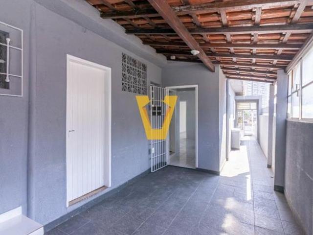 Casa para venda em Vila São Vicente com 3 quartos, sendo 1 suíte, 136m²