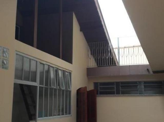 Casa para venda em Vila Santa Terezinha de 198.00m² com 4 Quartos, 1 Suite e 5 Garagens