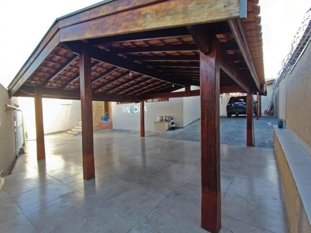Casa para venda em Vila Santa Catarina de 380.00m² com 3 Quartos, 1 Suite e 7 Garagens