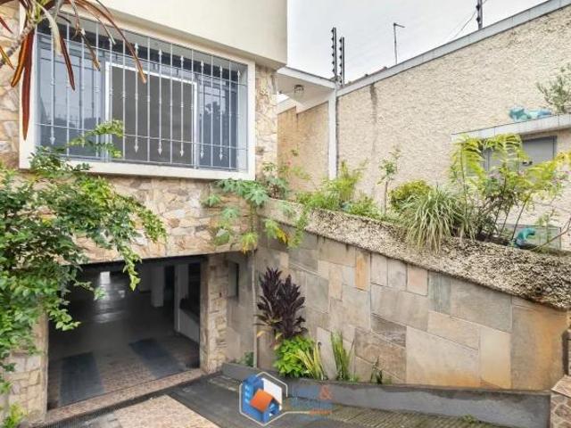 Casa para venda em Vila Santa Maria com 3 quartos, sendo 1 suíte, 210m²