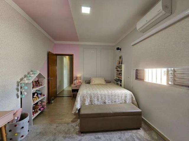 Casa para venda em Vila Santa Maria de 181.00m² com 3 Quartos, 1 Suite e 4 Garagens