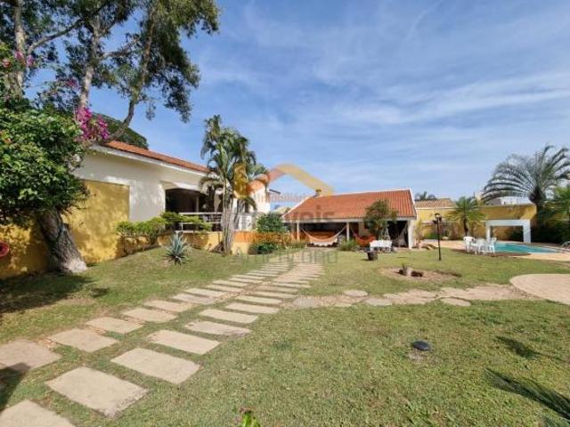 Casa para venda em Vila Santa Maria de 306.00m² com 3 Quartos, 1 Suite e 5 Garagens