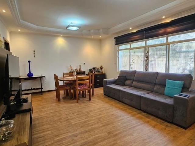 Casa para venda em Vila Santana de 160.00m² com 3 Quartos, 1 Suite e 4 Garagens