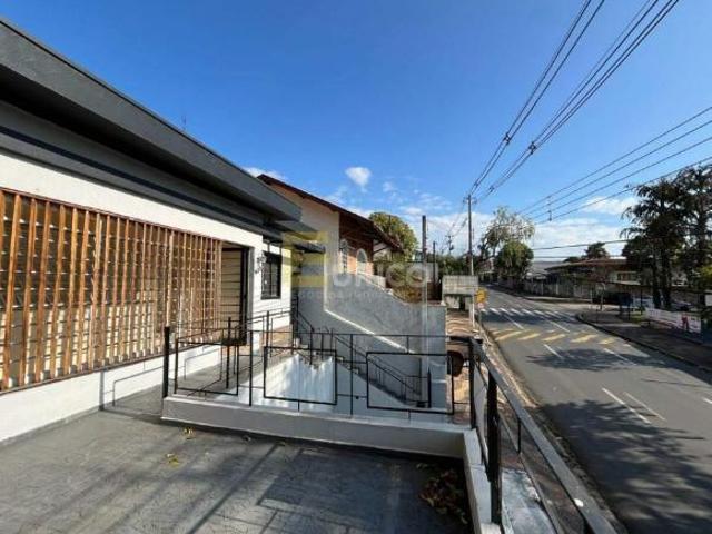 Casa para venda em Vila Santana de 250.00m² com 3 Quartos e 3 Garagens