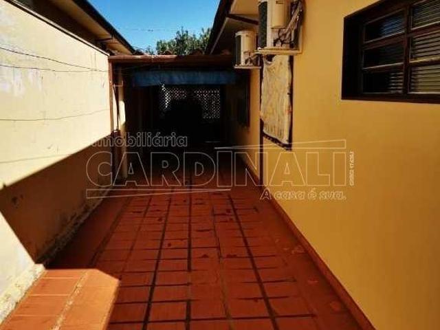 Casa para venda em Vila Santana de 259.00m² com 4 Quartos, 1 Suite e 3 Garagens