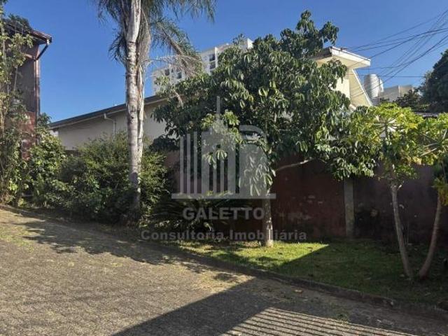Casa para venda em Vila Santana de 284.20m² com 4 Quartos, 1 Suite e 8 Garagens