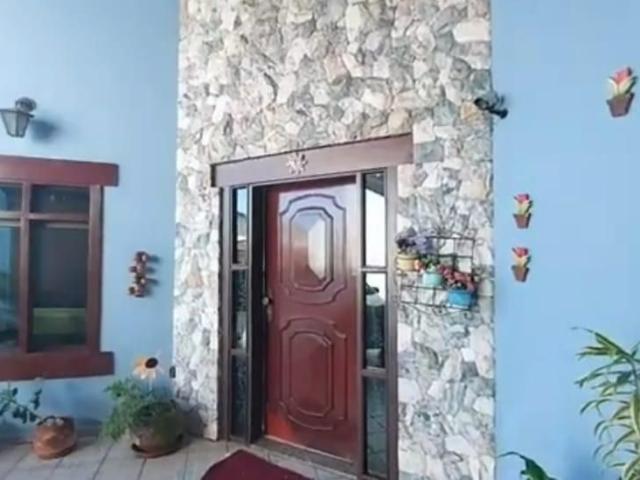 Casa para venda em Vila Santana em Sorocaba São Paulo de 221.00m² com 3 Quartos, 1 Suíte e 4 Garagens