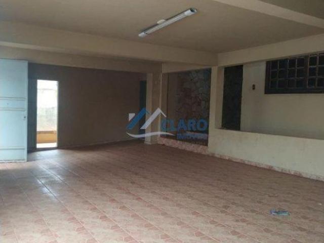 Casa para venda em Vila Santista de 968.00m² com 3 Quartos, 3 Suites e 4 Garagens